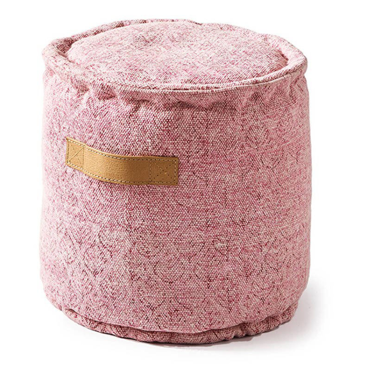 Woonfavorieten: roze poef + hartverwarmend lampje - INTERIOR JUNKIE