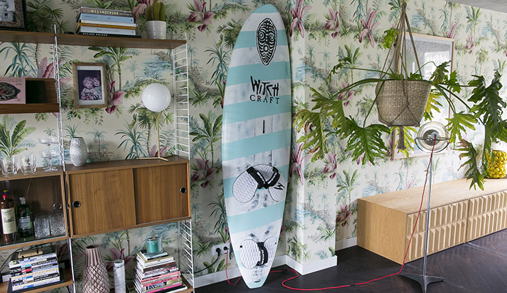 Surfplank als woonaccessoire? Waarom ook niet - INTERIOR JUNKIE